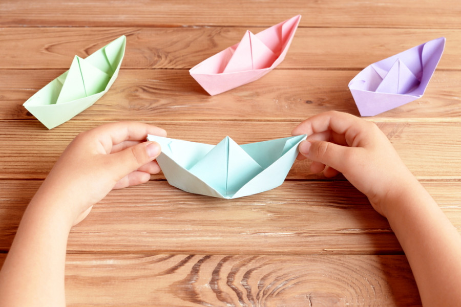Ini 4 Manfaat Bermain Origami untuk Si Kecil - APPLE TREE PRE-SCHOOL BSD Ini 4 Manfaat Bermain Origami untuk Si Kecil - APPLE TREE PRE-SCHOOL BSD